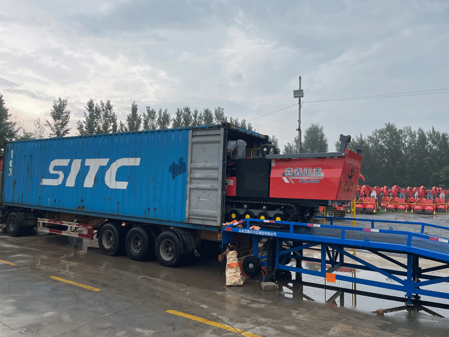 Tracked Silage Machine, Container Shipment Starts Safely! - Shandong ...